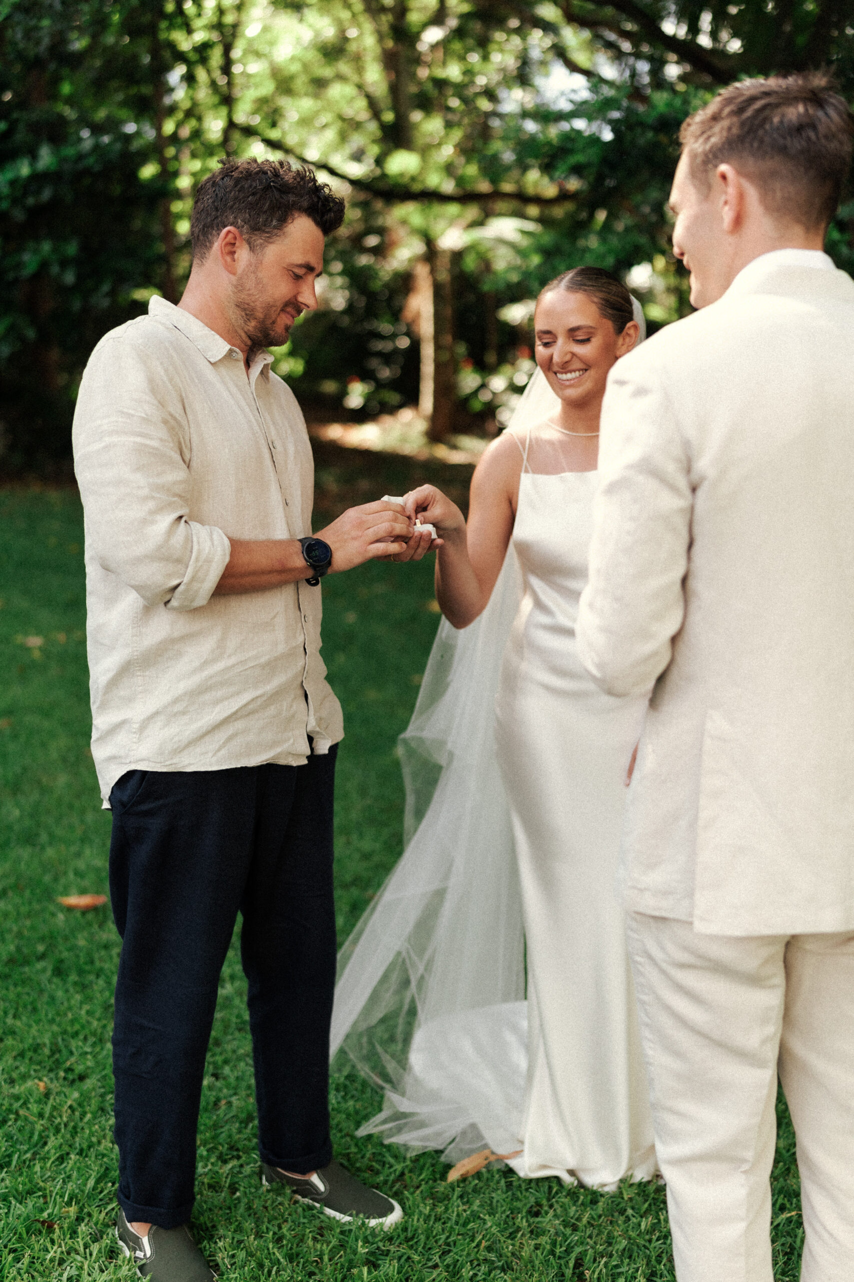 Capturing the Colourful Union: A Byron Bay Wedding to Remember - Eilish ...