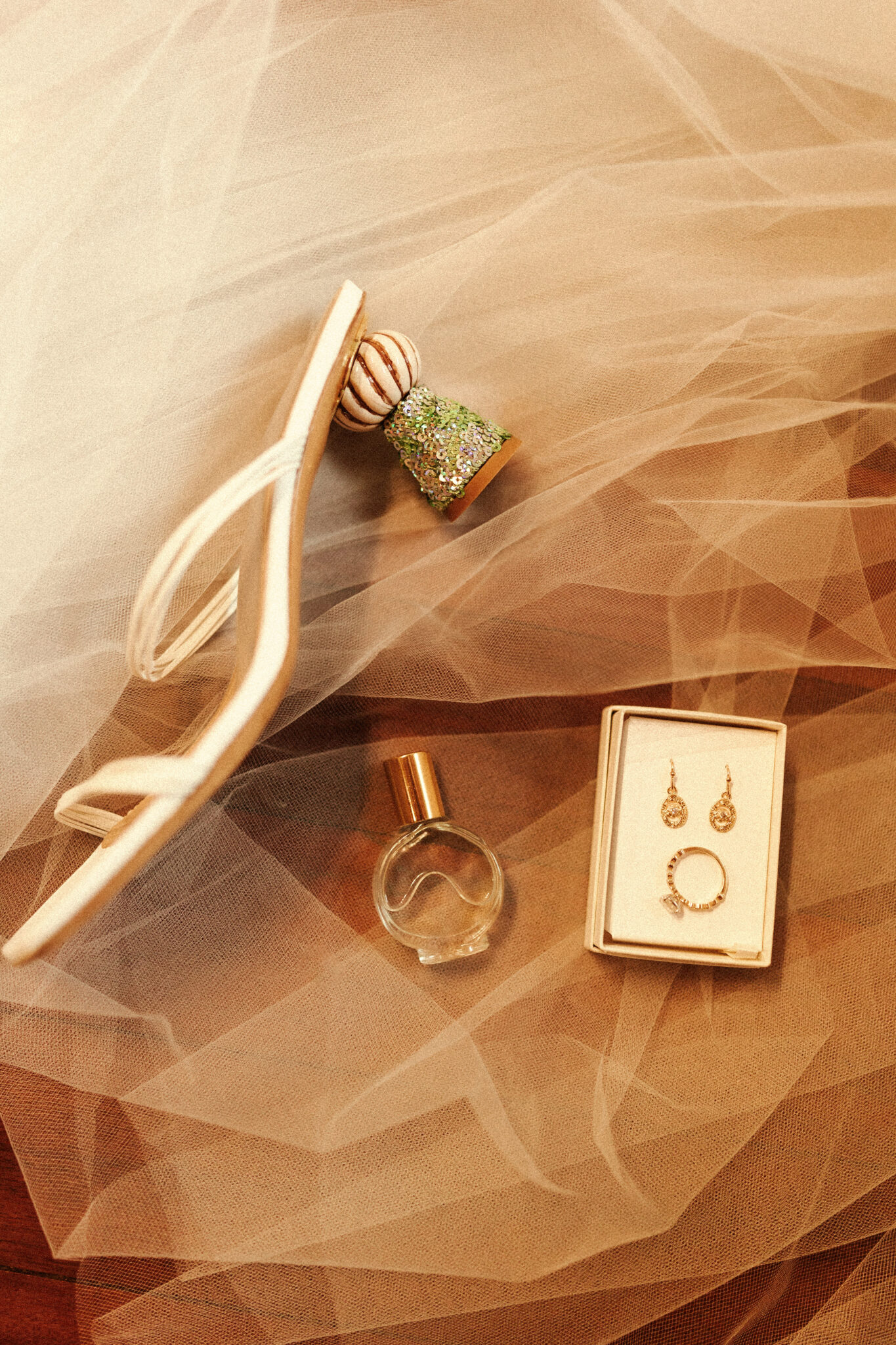 Capturing the Colourful Union: A Byron Bay Wedding to Remember - Eilish ...