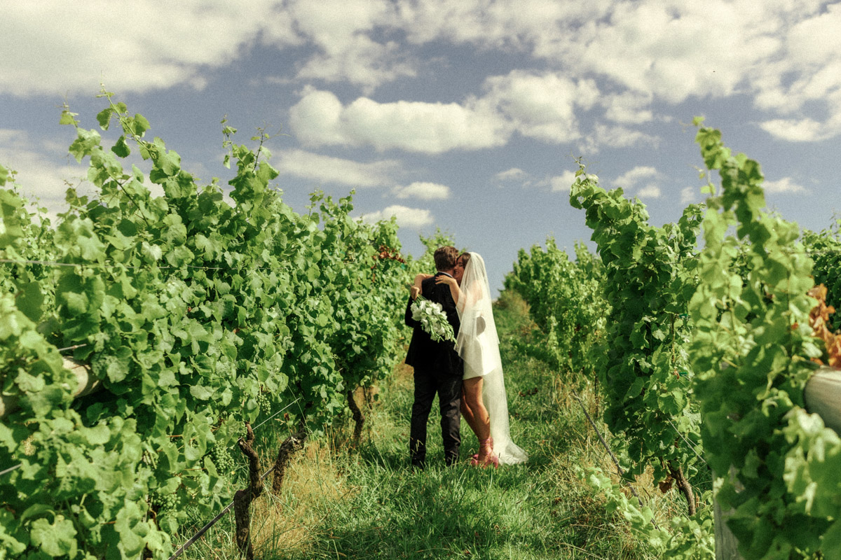 A Magical Wedding at The Batch Winery on Waiheke Island - Eilish Burt ...