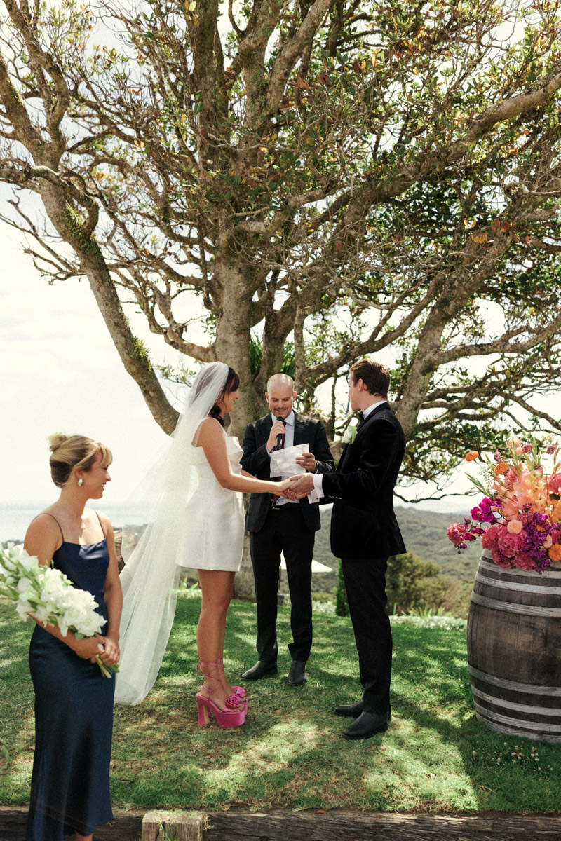 A Magical Wedding at The Batch Winery on Waiheke Island - Eilish Burt ...